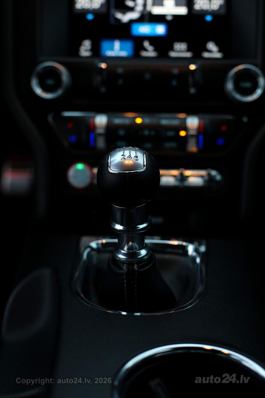 White Ford Mustang 2017 in Tallinn, with an engine capacity of 5.00 L and mileage of 85 thousand km for 40000 €, photo 24 on AUTOMOTO.COM.LV