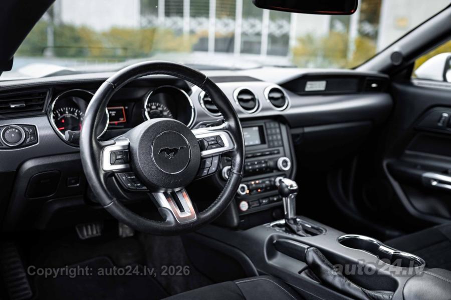 Balts Ford Mustang 2017 Tallina, ar dzinēja tilpumu 2.30 L un nobraukumu 99 tūkst. km par 20499 €, foto 16 vietnē AUTOMOTO.COM.LV