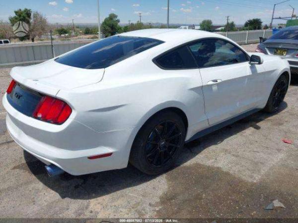 White Ford Mustang 2017 in Klaipeda, with an engine capacity of 0.00 L and mileage of 80 thousand km for 9600 €, photo 5 on AUTOMOTO.COM.LV