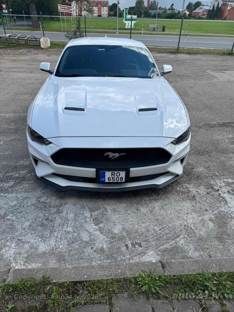 White Ford Mustang 2020 in Riga, with an engine capacity of 2.30 L and mileage of 38 thousand km for 22500 €, photo 3 on AUTOMOTO.COM.LV