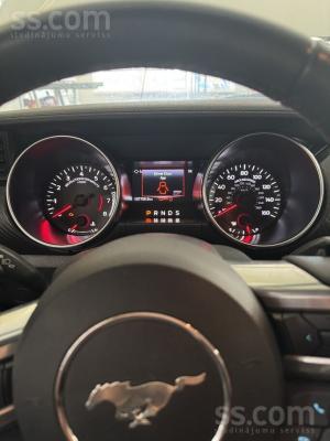 White Ford Mustang 2020 in Ogre, with an engine capacity of 2.30 L and mileage of 38 thousand km for 22500 €, photo 13 on AUTOMOTO.COM.LV