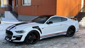 White Ford Mustang 2022 in Klaipeda, with an engine capacity of 2.25 L and mileage of 58 thousand km for 26620 €, photo 2 on AUTOMOTO.COM.LV
