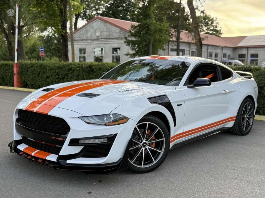 White Ford Mustang 2022 in Klaipeda, with an engine capacity of 2.25 L and mileage of 67 thousand km for 26620 €, photo 1 on AUTOMOTO.COM.LV