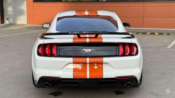 Balts Ford Mustang 2022 Klaipėda, ar dzinēja tilpumu 2.25 L un nobraukumu 67 tūkst. km par 26620 €, foto 6 vietnē AUTOMOTO.COM.LV