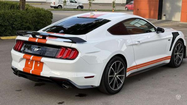 Balts Ford Mustang 2022 Klaipėda, ar dzinēja tilpumu 2.25 L un nobraukumu 67 tūkst. km par 26620 €, foto 7 vietnē AUTOMOTO.COM.LV