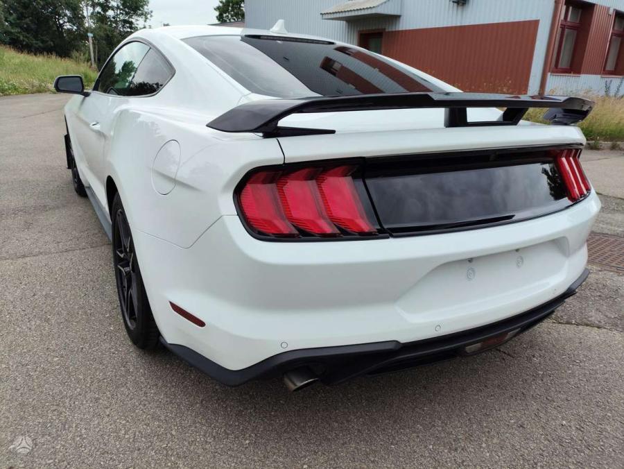 Balts Ford Mustang 2023 Šauļi, ar dzinēja tilpumu 2.25 L un nobraukumu 99 tūkst. km par 23000 €, foto 7 vietnē AUTOMOTO.COM.LV