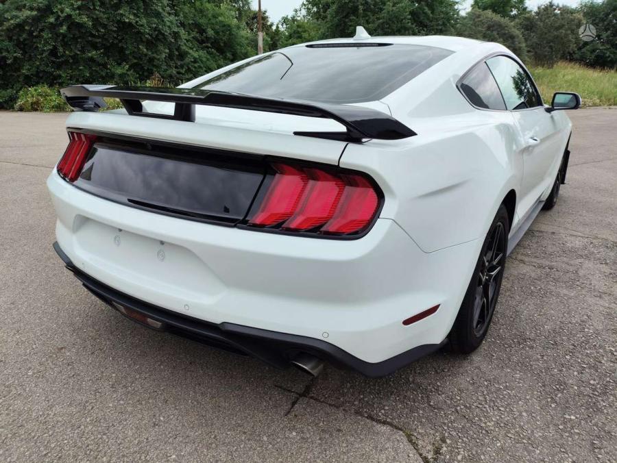 Balts Ford Mustang 2023 Šauļi, ar dzinēja tilpumu 2.25 L un nobraukumu 99 tūkst. km par 23000 €, foto 14 vietnē AUTOMOTO.COM.LV