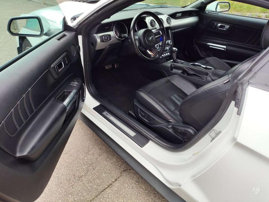 Balts Ford Mustang 2023 Šauļi, ar dzinēja tilpumu 2.25 L un nobraukumu 99 tūkst. km par 23000 €, foto 15 vietnē AUTOMOTO.COM.LV