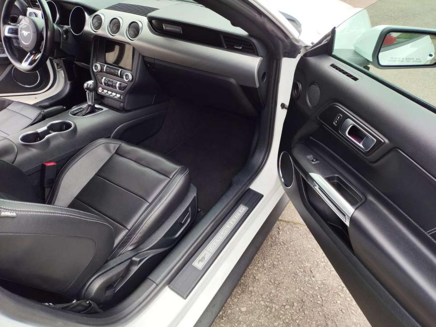 Balts Ford Mustang 2023 Šauļi, ar dzinēja tilpumu 2.25 L un nobraukumu 99 tūkst. km par 23000 €, foto 20 vietnē AUTOMOTO.COM.LV
