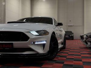 White Ford Mustang 2023 in Vilnius, with an engine capacity of 5.00 L and mileage of 21 thousand km for 34900 €, photo 9 on AUTOMOTO.COM.LV