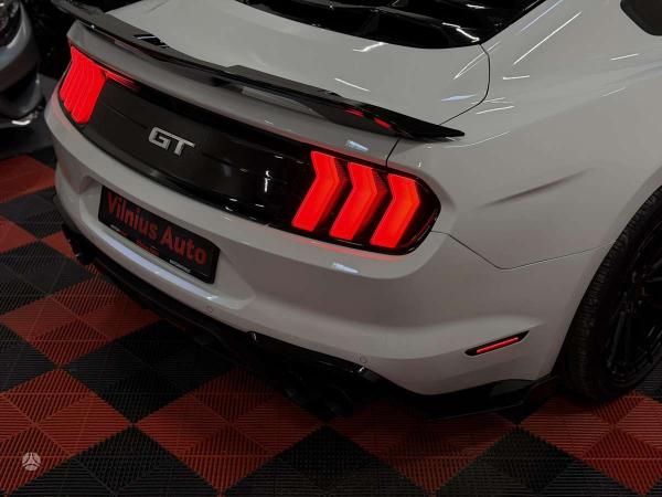 Balts Ford Mustang 2023 Viļņa, ar dzinēja tilpumu 5.00 L un nobraukumu 21 tūkst. km par 34900 €, foto 9 vietnē AUTOMOTO.COM.LV