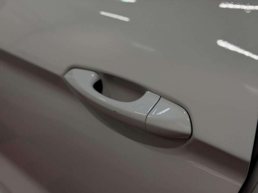 White Ford Mustang 2023 in Vilnius, with an engine capacity of 5.00 L and mileage of 21 thousand km for 34900 €, photo 13 on AUTOMOTO.COM.LV