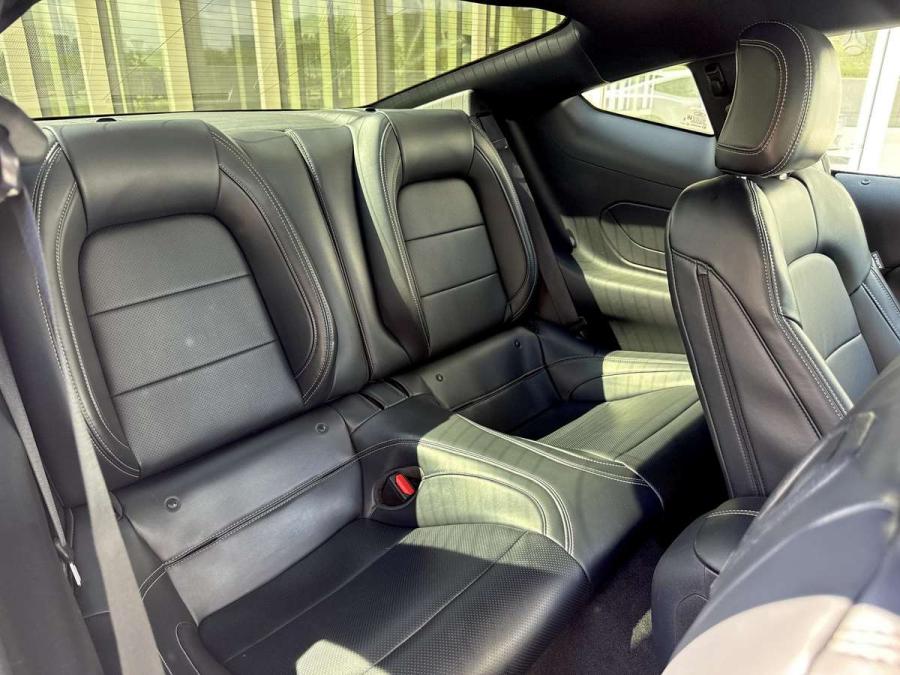 White Ford Mustang 2024 in Vilnius, with an engine capacity of 2.30 L and mileage of 60 thousand km for 28799 €, photo 21 on AUTOMOTO.COM.LV