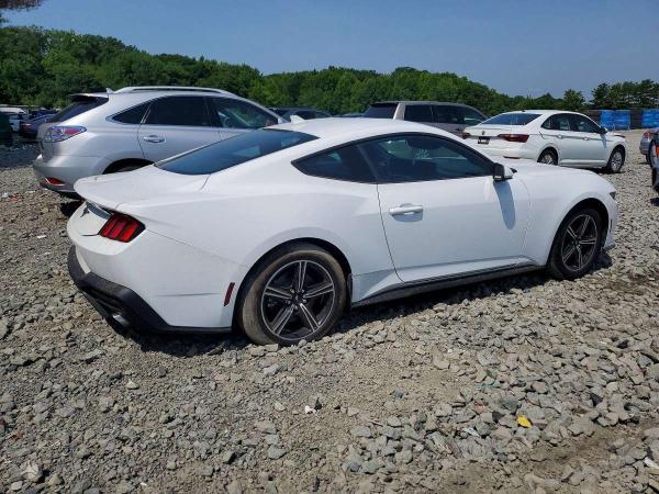 White Ford Mustang 2025 in Vilnius, with an engine capacity of 2.25 L and mileage of 22 thousand km for 11999 €, photo 3 on AUTOMOTO.COM.LV