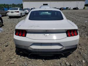 White Ford Mustang 2025 in Vilnius, with an engine capacity of 2.25 L and mileage of 22 thousand km for 11999 €, photo 7 on AUTOMOTO.COM.LV