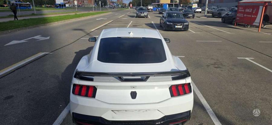 White Ford Mustang 2025 in Klaipeda, with an engine capacity of 2.25 L and mileage of 2 thousand km for 28888 €, photo 6 on AUTOMOTO.COM.LV