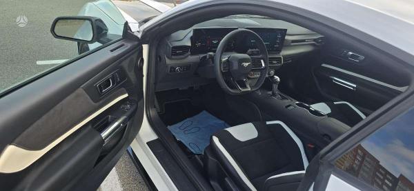 White Ford Mustang 2025 in Klaipeda, with an engine capacity of 2.25 L and mileage of 2 thousand km for 28888 €, photo 9 on AUTOMOTO.COM.LV