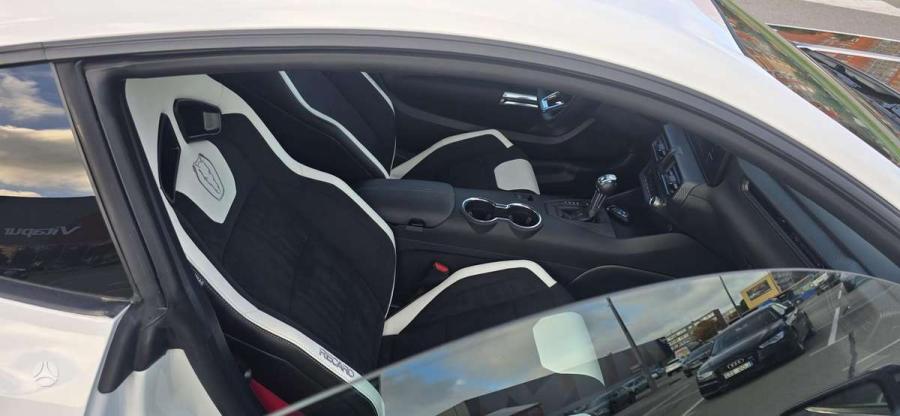 White Ford Mustang 2025 in Klaipeda, with an engine capacity of 2.25 L and mileage of 2 thousand km for 28888 €, photo 11 on AUTOMOTO.COM.LV