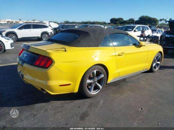 Dzeltens Ford Mustang 2015 Prienai, ar dzinēja tilpumu 3.73 L un nobraukumu 160 tūkst. km par 12500 €, foto 2 vietnē AUTOMOTO.COM.LV