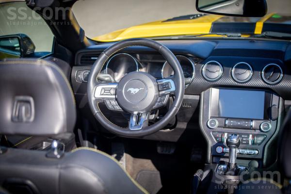 Yellow Ford Mustang 2015 in Bauska, with an engine capacity of 3.70 L and mileage of 120 thousand km for 26000 €, photo 7 on AUTOMOTO.COM.LV