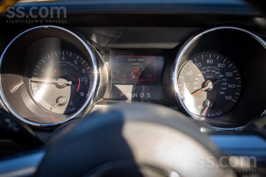 Yellow Ford Mustang 2015 in Riga, with an engine capacity of 3.70 L and mileage of 130 thousand km for 26500 €, photo 17 on AUTOMOTO.COM.LV