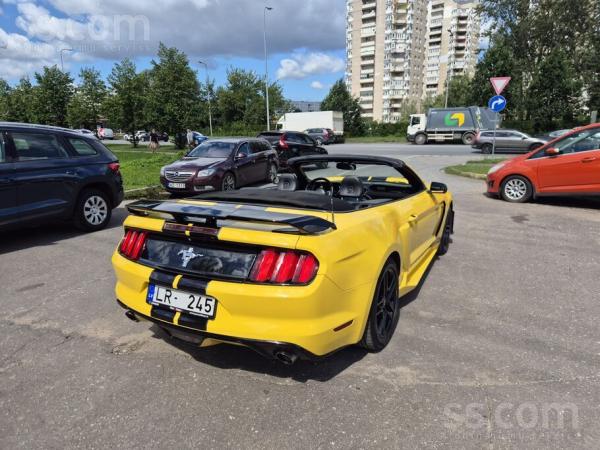 Yellow Ford Mustang 2015 in Riga, with an engine capacity of 3.70 L and mileage of 131 thousand km for 25990 €, photo 6 on AUTOMOTO.COM.LV
