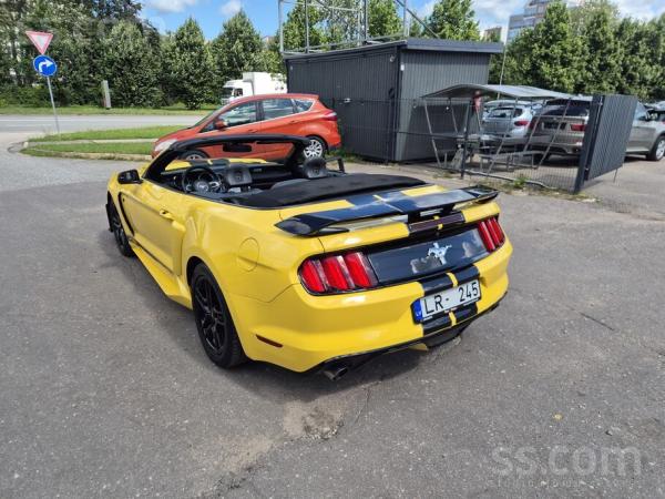 Yellow Ford Mustang 2015 in Riga, with an engine capacity of 3.70 L and mileage of 131 thousand km for 25990 €, photo 8 on AUTOMOTO.COM.LV