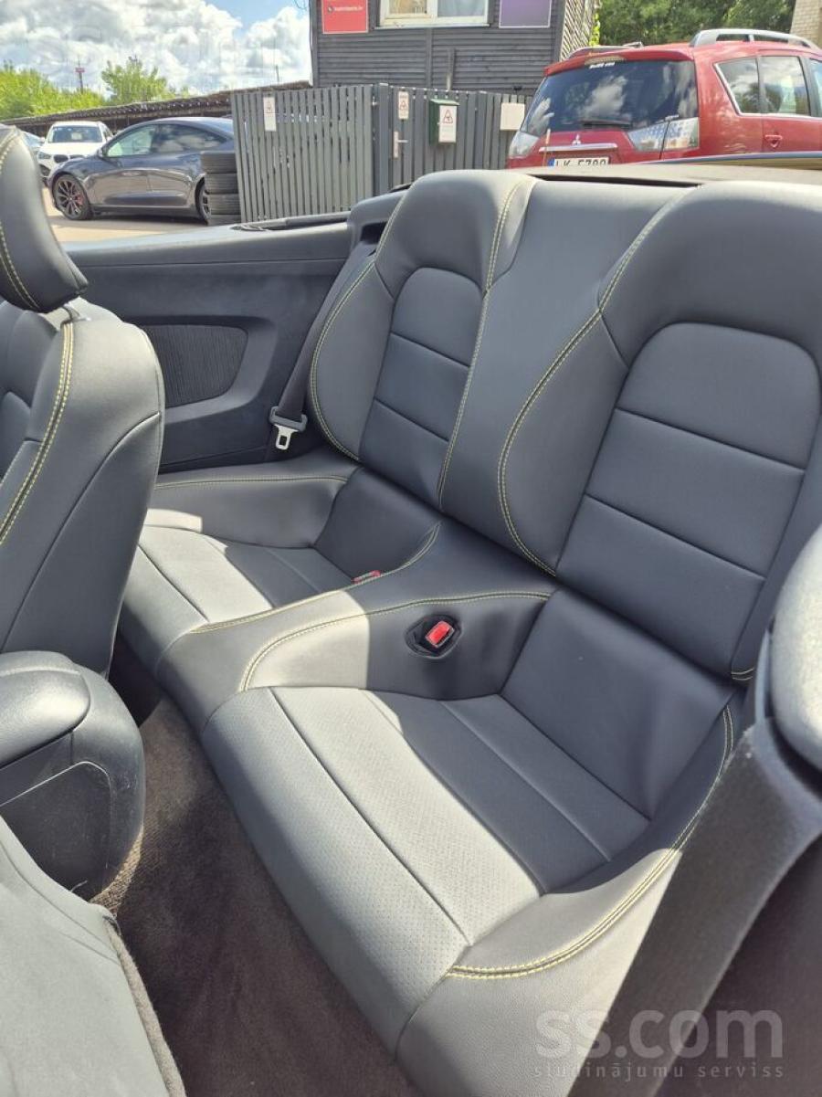 Dzeltens Ford Mustang 2015 Rīga, ar dzinēja tilpumu 3.70 L un nobraukumu 131 tūkst. km par 25990 €, foto 12 vietnē AUTOMOTO.COM.LV