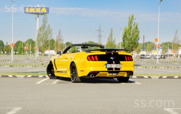 Yellow Ford Mustang 2015 in Riga, with an engine capacity of 3.70 L and mileage of 131 thousand km for 25990 €, photo 8 on AUTOMOTO.COM.LV