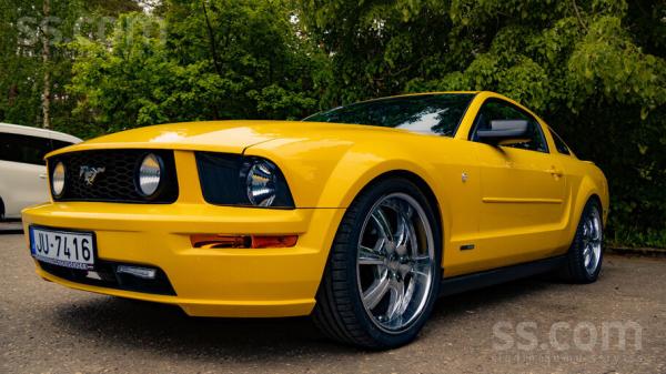 Yellow Ford Mustang 2005 in Riga, with an engine capacity of 4.10 L and mileage of 80 thousand km for 11000 €, photo 1 on AUTOMOTO.COM.LV