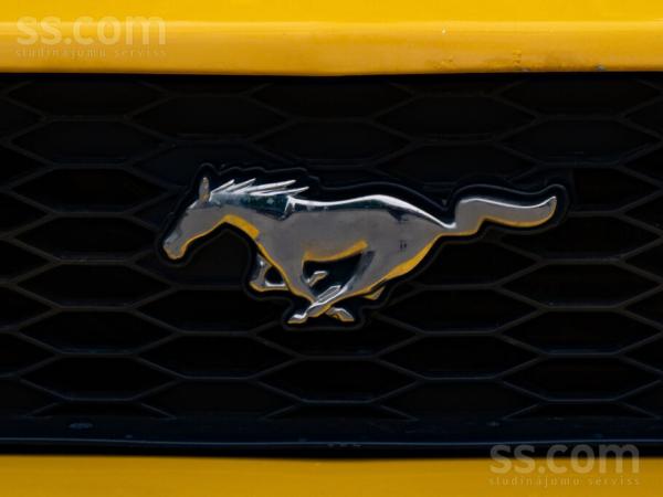 Yellow Ford Mustang 2005 in Riga, with an engine capacity of 4.10 L and mileage of 80 thousand km for 11000 €, photo 3 on AUTOMOTO.COM.LV