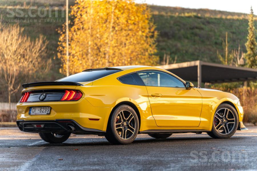 Dzeltens Ford Mustang 2018 Rīga, ar dzinēja tilpumu 2.30 L un nobraukumu 180 tūkst. km par 21500 €, foto 4 vietnē AUTOMOTO.COM.LV