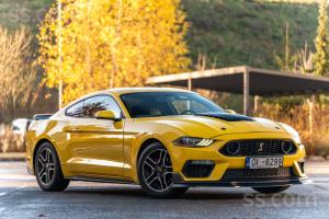 Yellow Ford Mustang 2018 in Riga, with an engine capacity of 2.30 L and mileage of 180 thousand km for 19200 €, photo 3 on AUTOMOTO.COM.LV