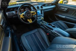 Yellow Ford Mustang 2018 in Riga, with an engine capacity of 2.30 L and mileage of 180 thousand km for 19200 €, photo 9 on AUTOMOTO.COM.LV