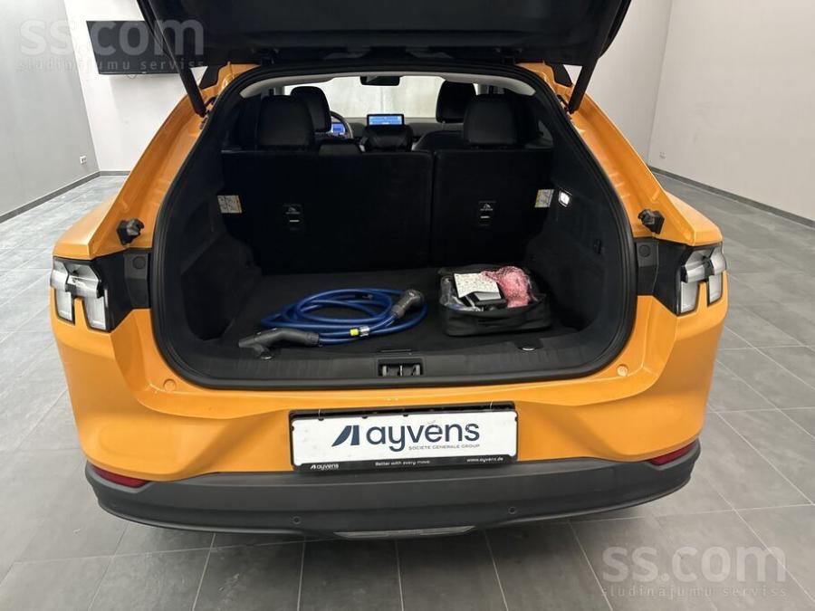 Yellow Ford Mustang 2022 in Riga, with an engine capacity of 0.00 L and mileage of 54 thousand km for 29990 €, photo 11 on AUTOMOTO.COM.LV