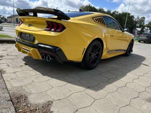 Dzeltens Ford Mustang 2024 Šauļi, ar dzinēja tilpumu 2.30 L un nobraukumu 37 tūkst. km par 39930 €, foto 8 vietnē AUTOMOTO.COM.LV