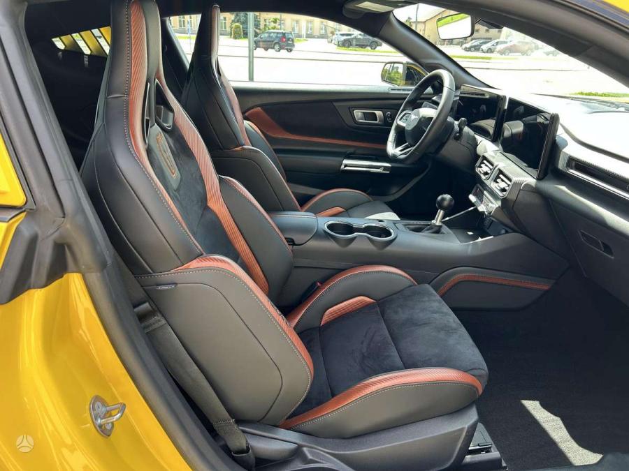 Dzeltens Ford Mustang 2024 Šauļi, ar dzinēja tilpumu 2.30 L un nobraukumu 37 tūkst. km par 39930 €, foto 14 vietnē AUTOMOTO.COM.LV