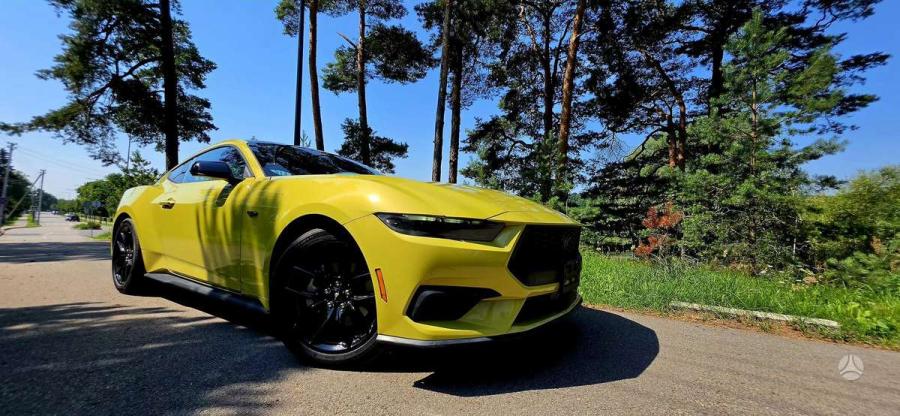 Dzeltens Ford Mustang 2025 Kauņa, ar dzinēja tilpumu 2.30 L un nobraukumu 14 tūkst. km par 30900 €, foto 1 vietnē AUTOMOTO.COM.LV