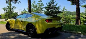 Dzeltens Ford Mustang 2025 Kauņa, ar dzinēja tilpumu 2.30 L un nobraukumu 14 tūkst. km par 30900 €, foto 7 vietnē AUTOMOTO.COM.LV