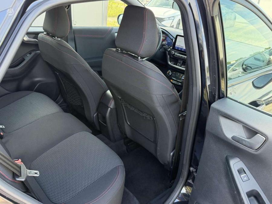 Black Ford Puma 2022 in Vilnius, with an engine capacity of 1.00 L and mileage of 176 thousand km for 11500 €, photo 15 on AUTOMOTO.COM.LV
