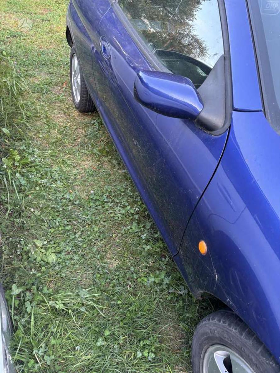 Zils Ford Puma 2001 Kauņa, ar dzinēja tilpumu 1.70 L un nobraukumu 118 tūkst. km par 1500 €, foto 1 vietnē AUTOMOTO.COM.LV