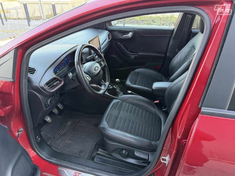 Red Ford Puma 2020 in Vilnius, with an engine capacity of 1.00 L and mileage of 103 thousand km for 14950 €, photo 23 on AUTOMOTO.COM.LV