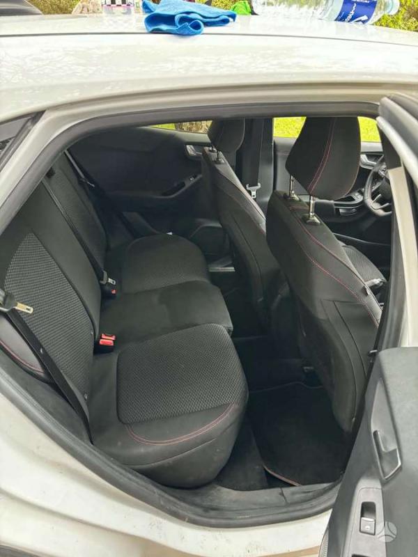 White Ford Puma 2021 in Vilnius, with an engine capacity of 1.00 L and mileage of 66 thousand km for 16999 €, photo 7 on AUTOMOTO.COM.LV