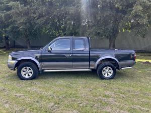 Black Ford Ranger 2006 in Kretinga, with an engine capacity of 2.50 L and mileage of 133 thousand km for 2650 €, photo 13 on AUTOMOTO.COM.LV