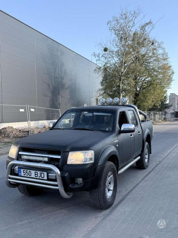 Black Ford Ranger 2008 in Kaunas, with an engine capacity of 2.50 L and mileage of 320 thousand km for 4950 €, photo 1 on AUTOMOTO.COM.LV