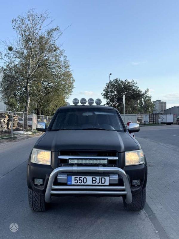 Black Ford Ranger 2008 in Kaunas, with an engine capacity of 2.50 L and mileage of 320 thousand km for 4950 €, photo 3 on AUTOMOTO.COM.LV