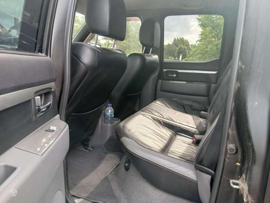 Black Ford Ranger 2010 in Silute, with an engine capacity of 2.50 L and mileage of 137 thousand km for 4250 €, photo 6 on AUTOMOTO.COM.LV