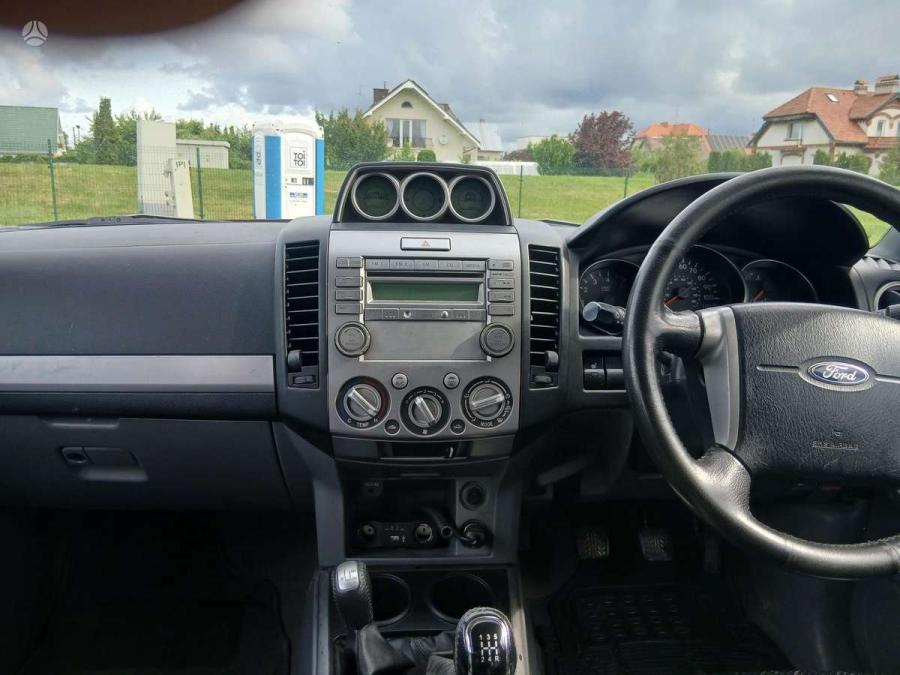 Black Ford Ranger 2010 in Silute, with an engine capacity of 2.50 L and mileage of 137 thousand km for 4250 €, photo 7 on AUTOMOTO.COM.LV
