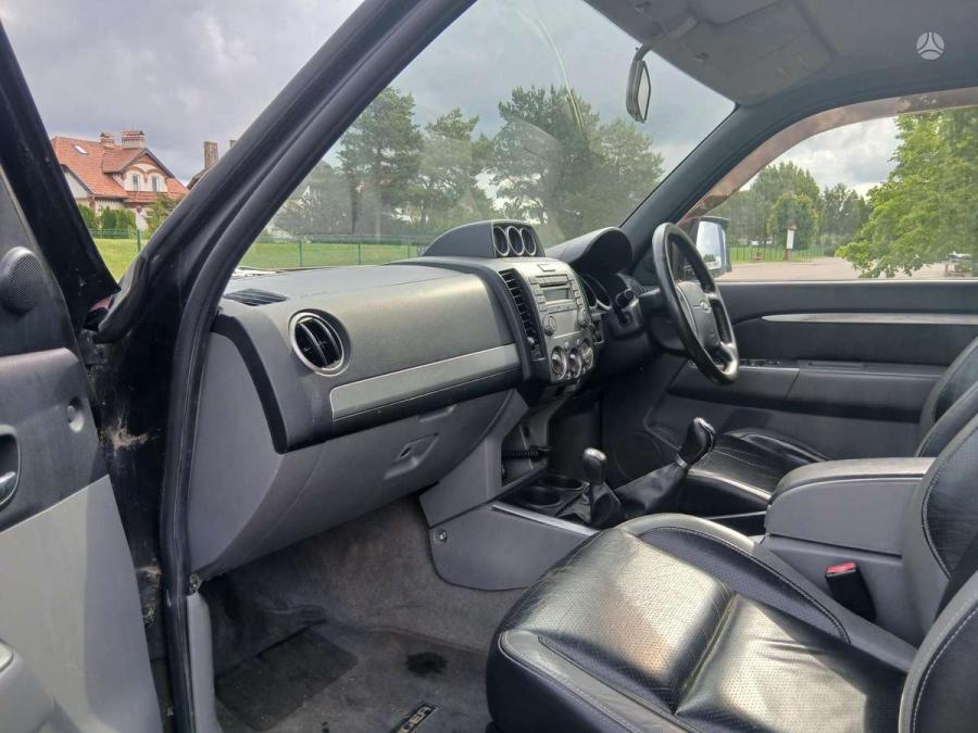 Black Ford Ranger 2010 in Silute, with an engine capacity of 2.50 L and mileage of 137 thousand km for 4250 €, photo 8 on AUTOMOTO.COM.LV