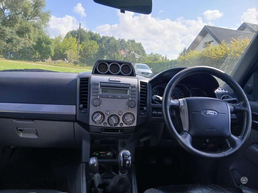 Black Ford Ranger 2010 in Silute, with an engine capacity of 2.50 L and mileage of 138 thousand km for 4250 €, photo 8 on AUTOMOTO.COM.LV